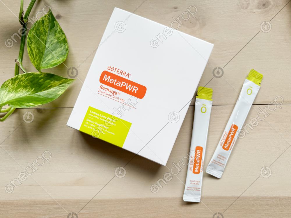 MetaPWR® Recharge Lemon Lime Product Photo by Jess Tunis